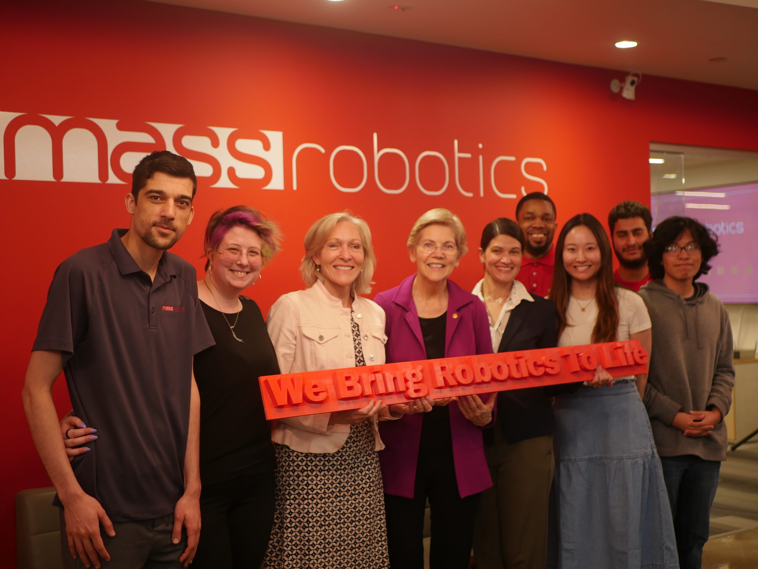 MassRobotics welcomed US Senator Elizabeth Warren (D-MA) - MassRobotics